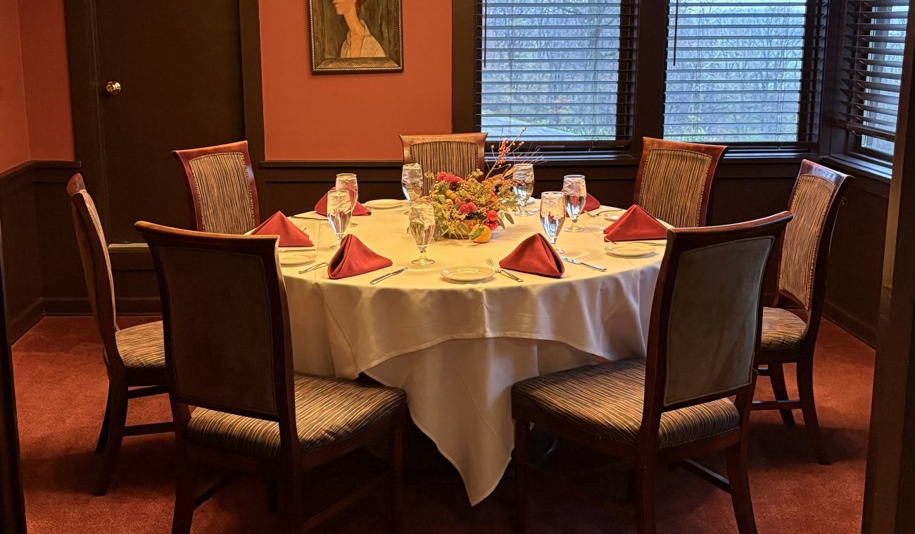 12 Rooms Gallery – The Log Cabin Restaurant